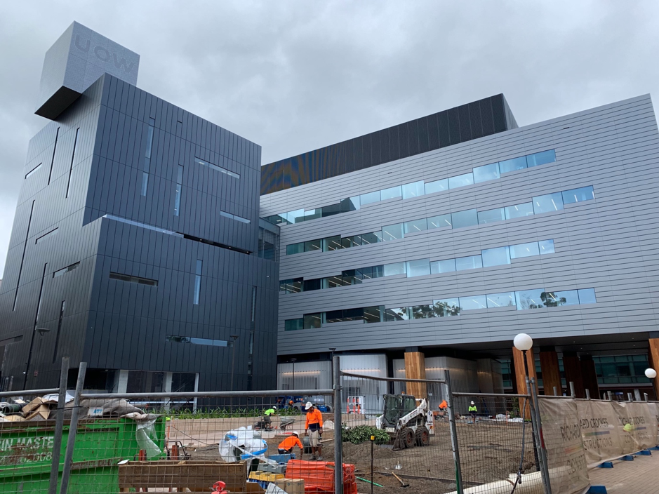 University of Wollongong Mollecular Horizons Building - Resonate ...