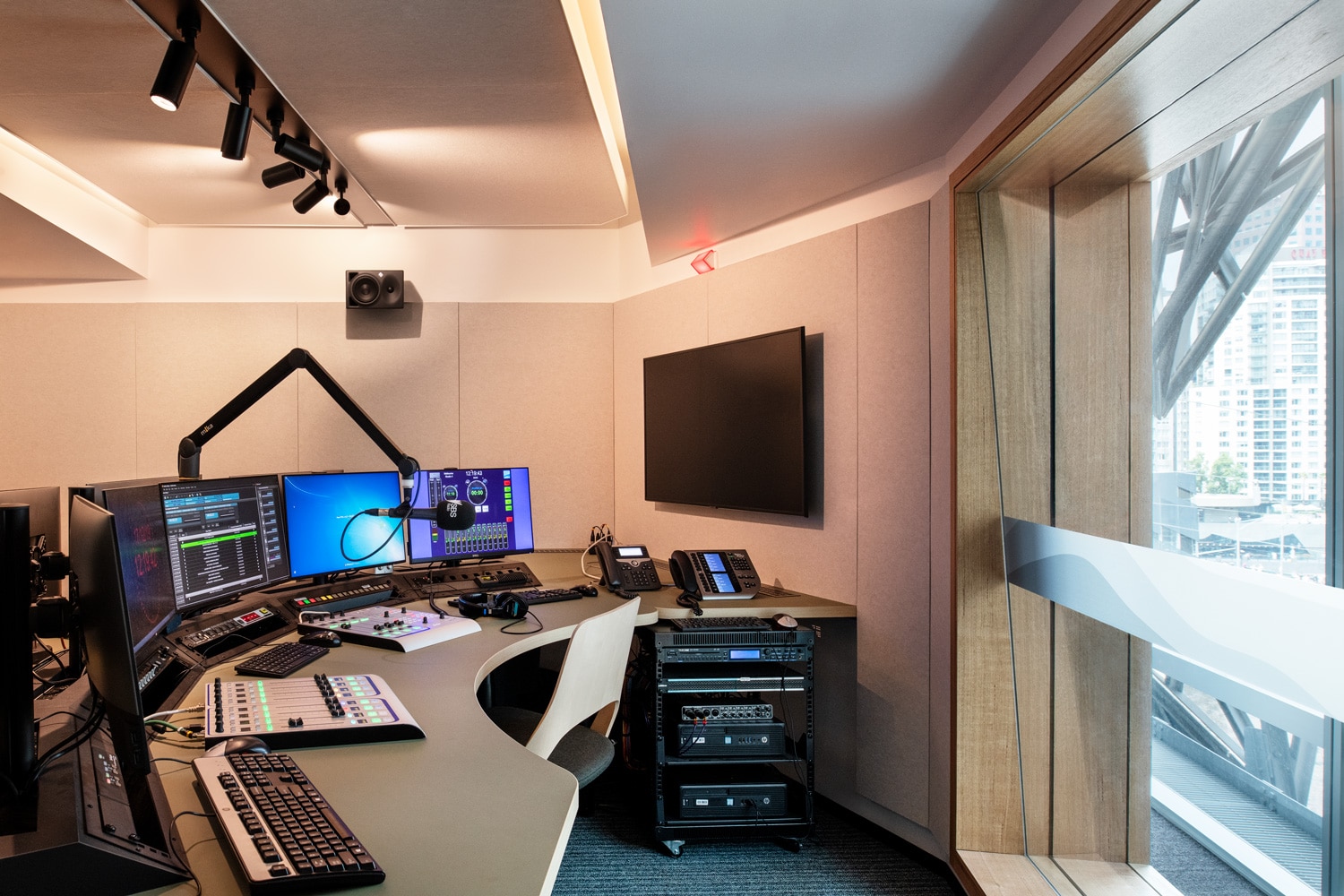 SBS Radio Melbourne, Deakin Building, Federation Square - Resonate ...